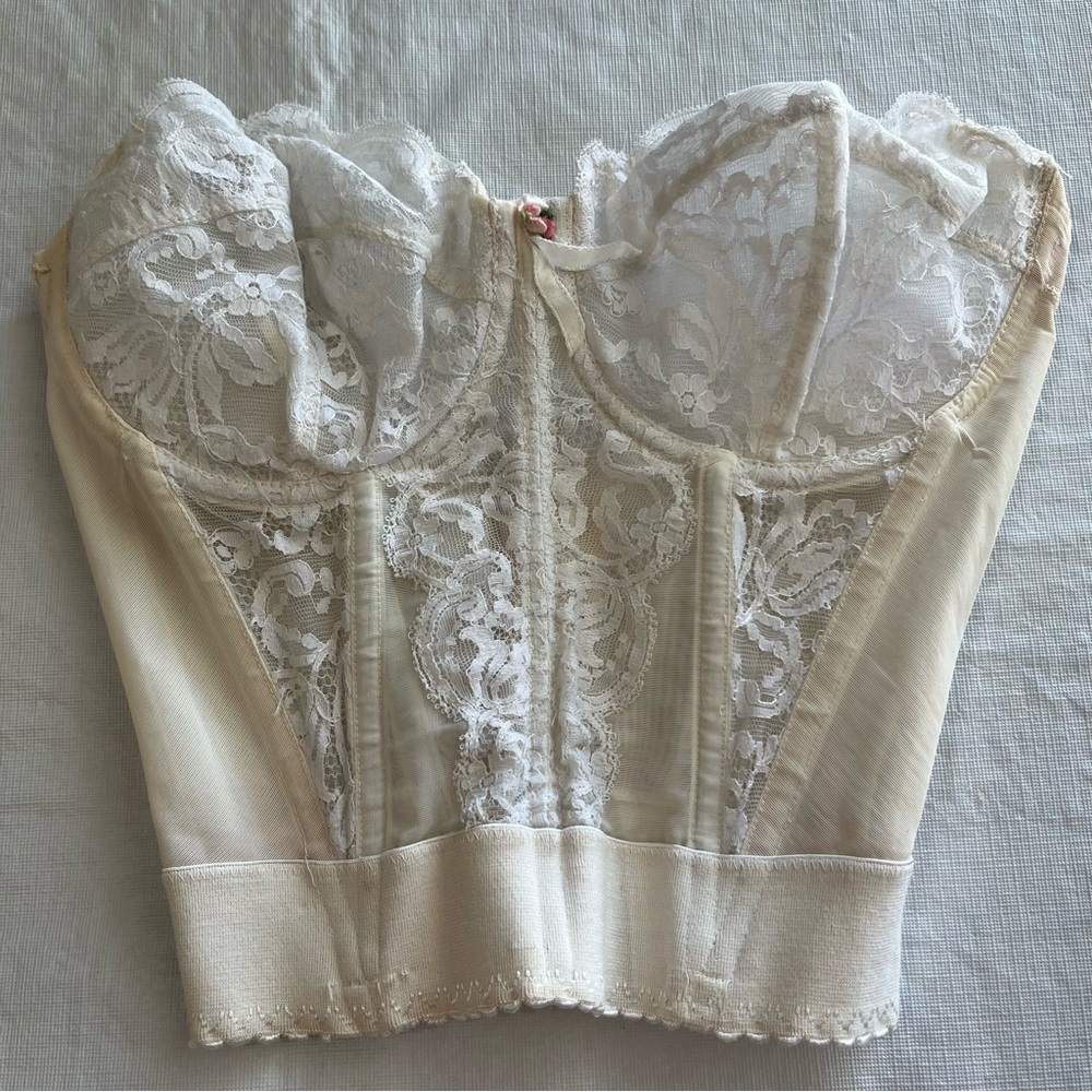 Vtg Hollywood Vassarette Lace Corset Bra - Gem